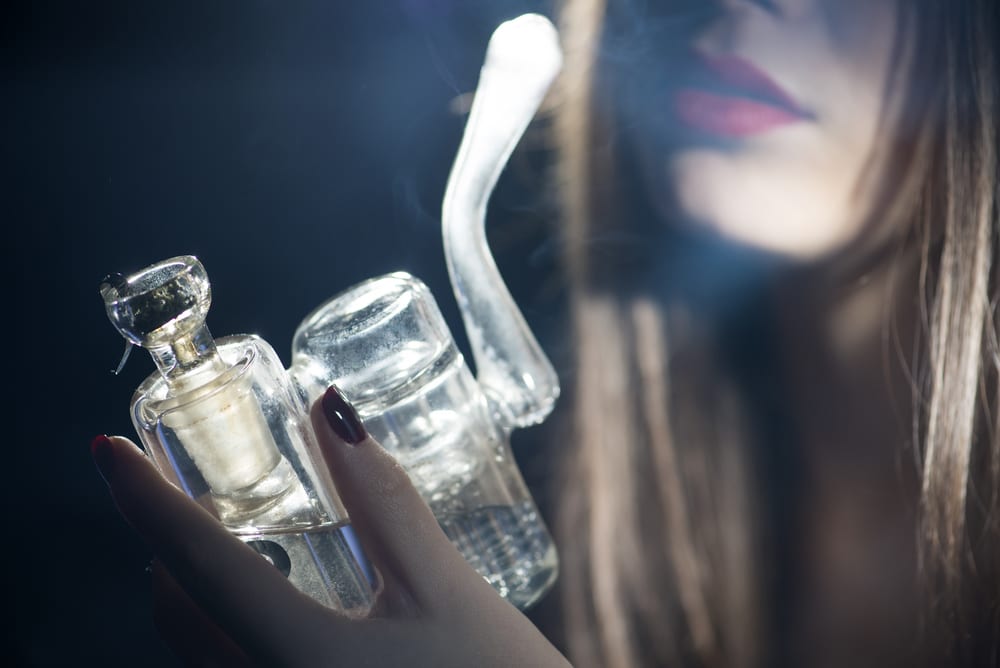 How is a Smoke Shop Different From a Head Shop? | Leafbuyer