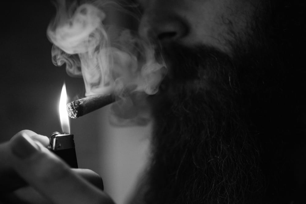 Blunts Vs Joints A Tale Of Two Tokes Leafbuyer blunts-vs-joints-a-tale-of-two-tokes-leafbuyer