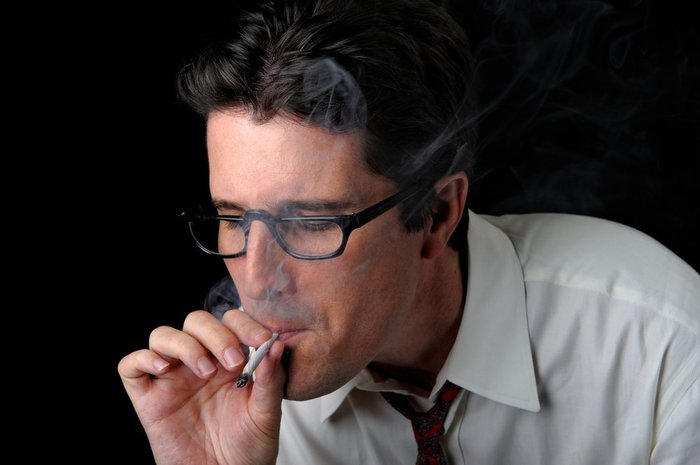 There Shouldn't Be a Stigma for Parents Smoking Mariju | Leafbuyer